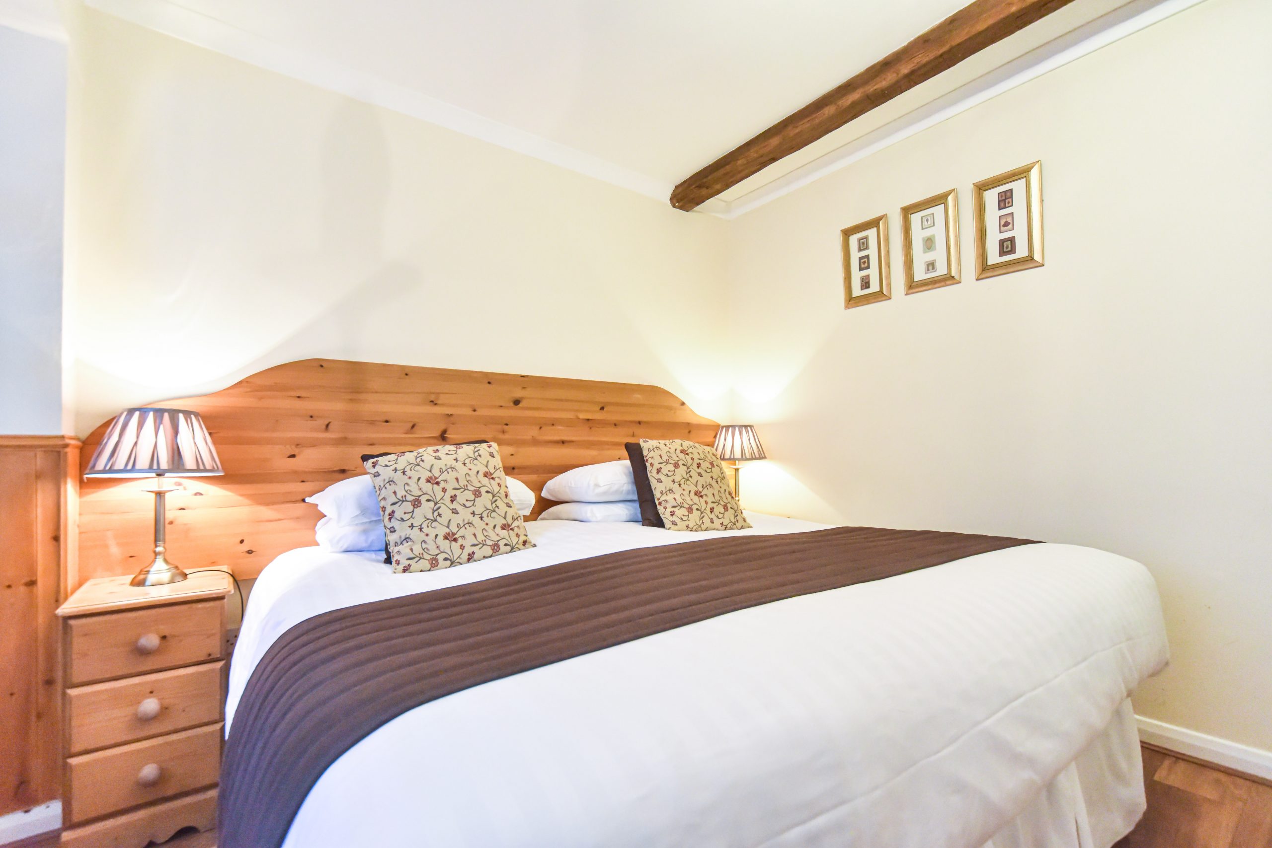 STAY AT THE BENTLEY BROOK INN - Bentley Brook Inn
